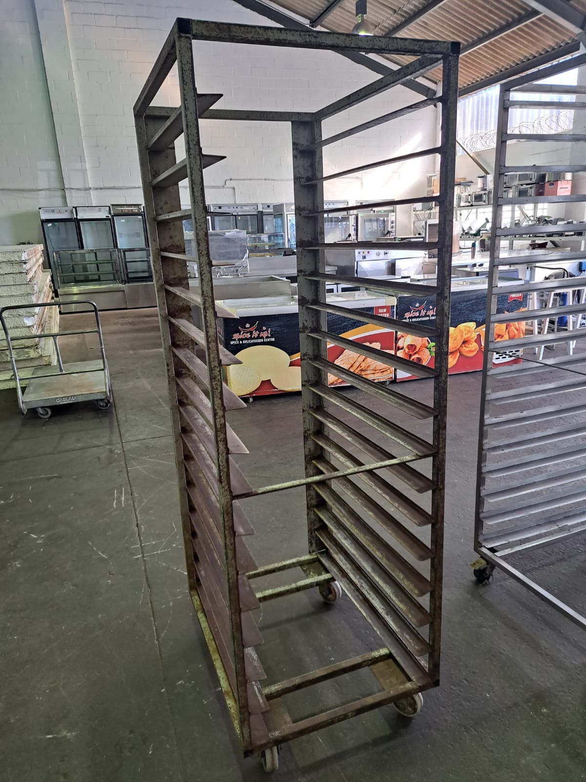 16 Bakers Trolley Stainless Steel – Suhaim Co