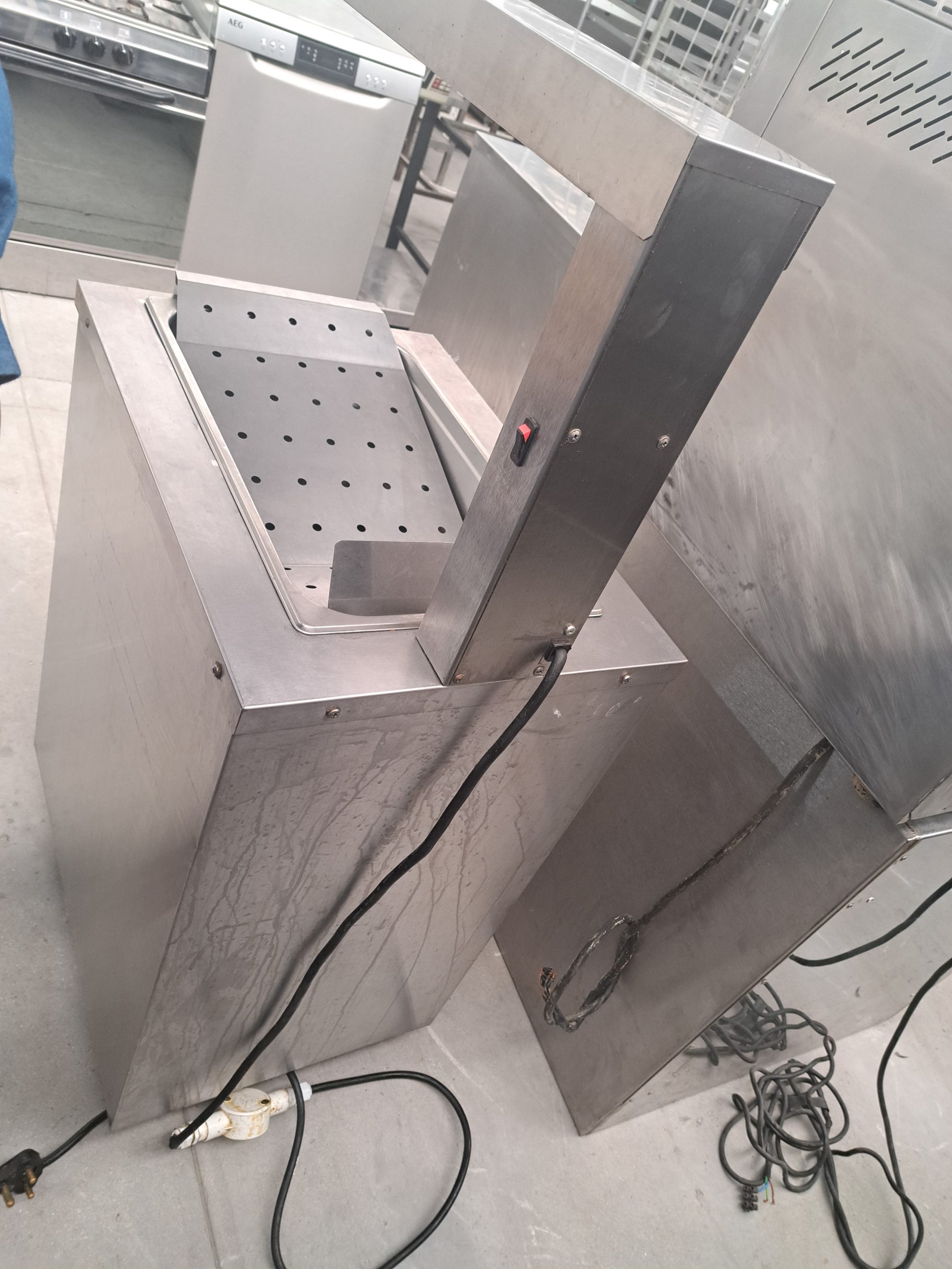 Floor Standing Chip Dump – Anvil – Suhaim Co