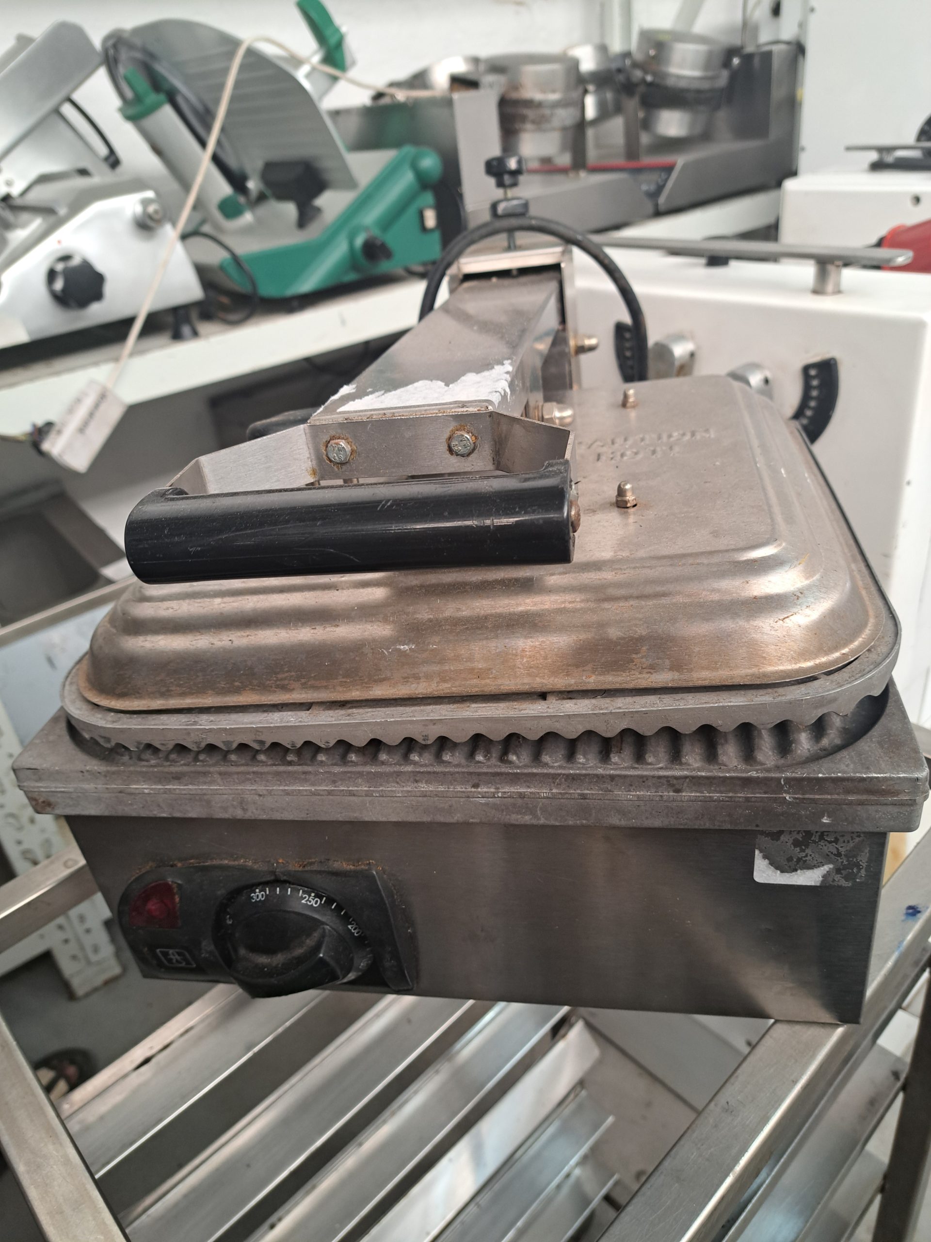 9 Slice Toaster – Suhaim Co
